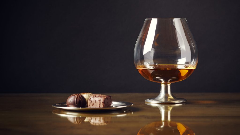 Стаканы для коньяка: названия с фото, как правильно держать коньячный бокал
